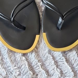 Mossimo Supply Co. | Shoes | Mossimo Supply Co Metallic Gold Toe Thong ...